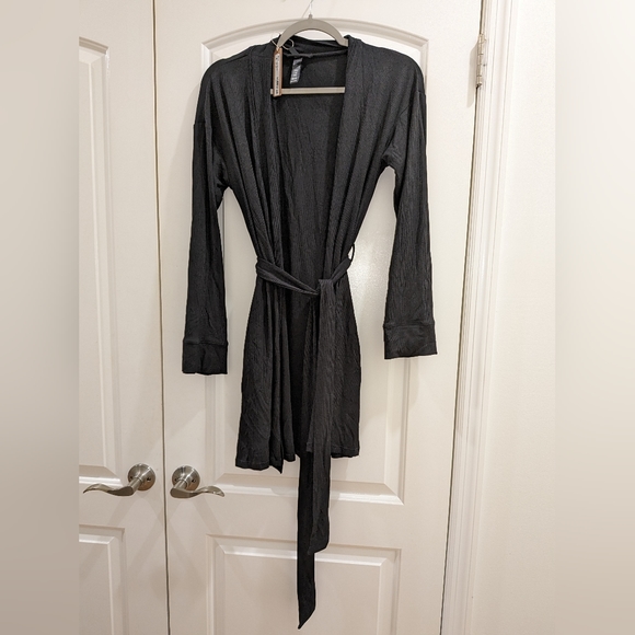 SKIMS | Intimates & Sleepwear | Nwt Skims Soft Lounge Short Robe | Poshmark